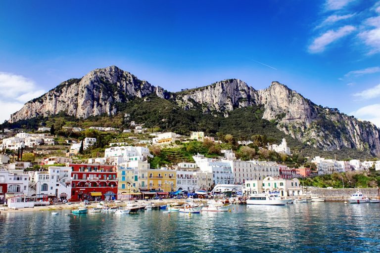 Blue Cave Italy: How to Visit the Blue Grotto (Grotta Azzurra) on Capri ...