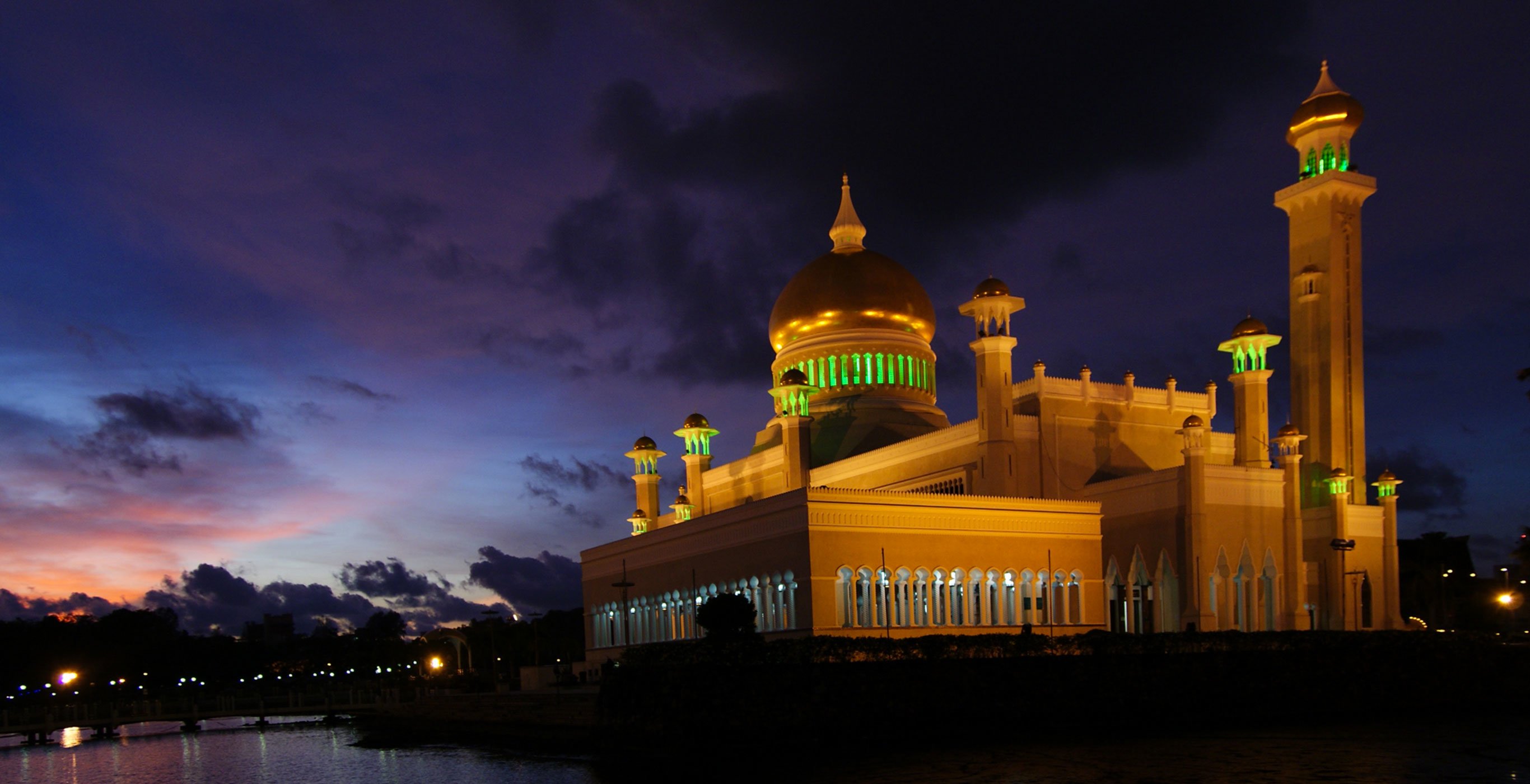 Design Your Extraordinary Sightseeing Trip in Brunei with a Local Designer