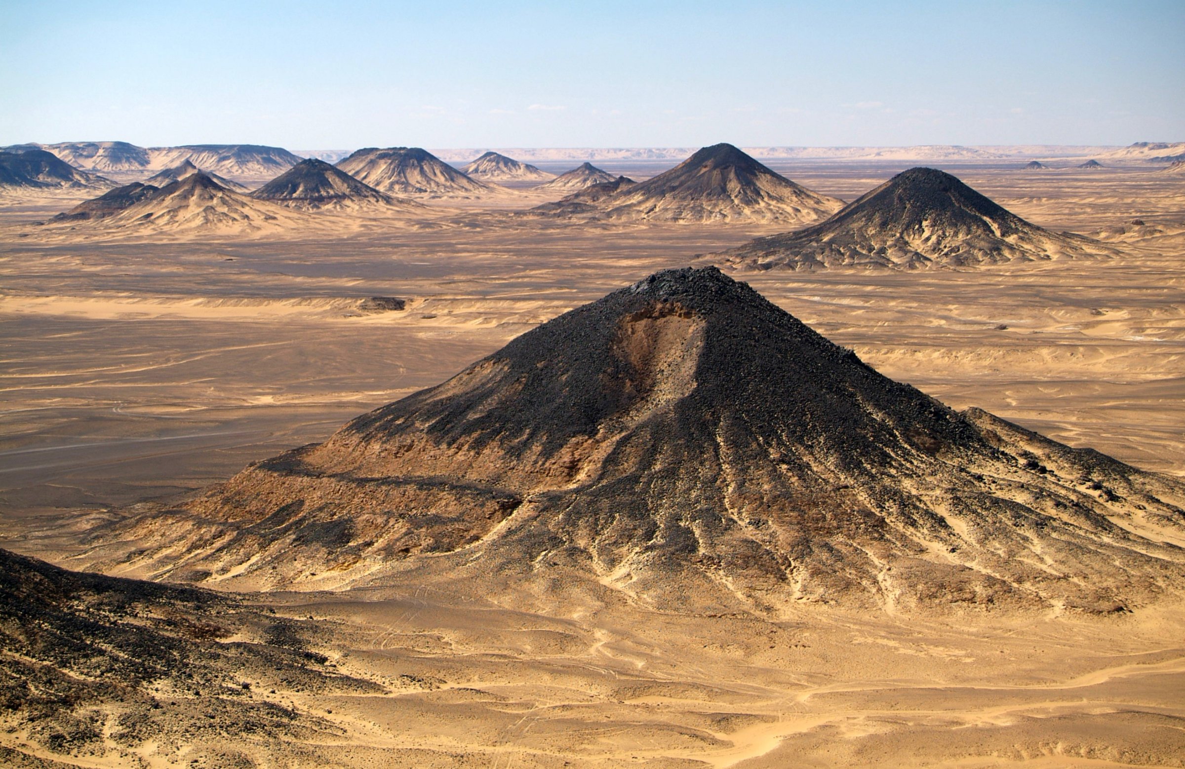 Explore Historic Wonders on This Egypt Desert Tour