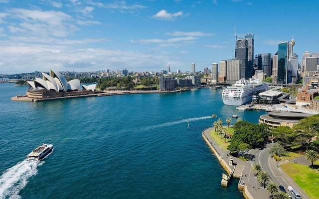 See the Majestic Sunsets on this Top Uluru Tour for Yourself | Designer ...