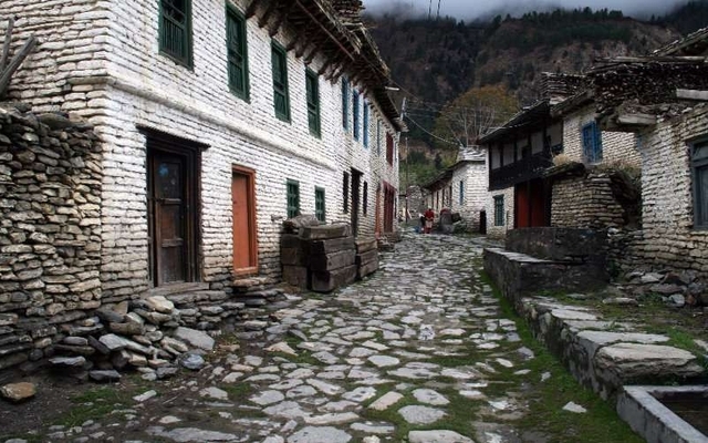 Trek Through the Well Known Annapurna Region on This Tour! | Designer ...